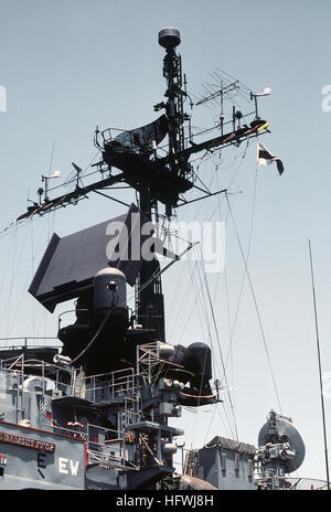USS Ramsey (FFG-2) radars Stock Photo - Alamy