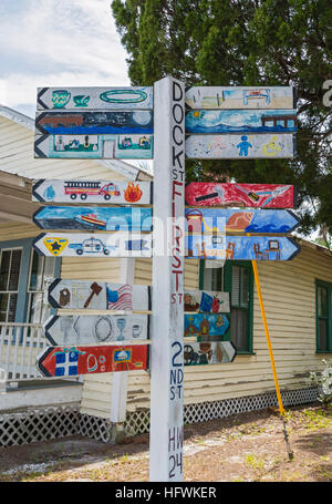 Florida, Cedar Key, downtown, 2nd street Stock Photo - Alamy