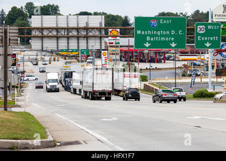 Breezewood, Pennsylvania. Traffic Heading to the Pennsylvania Turnpike ...