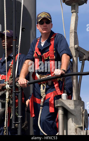SANTA RITA, Guam (Aug. 17, 2018) Capt. Timothy Poe, right, relieves ...