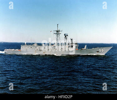 A starboard beam view of the frigate USS DOWNES (FF 1070) underway ...