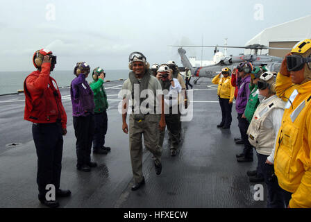 President of Guyana Bharrat Jagdeo, USNS Comfort (T-AH 20 Stock Photo ...