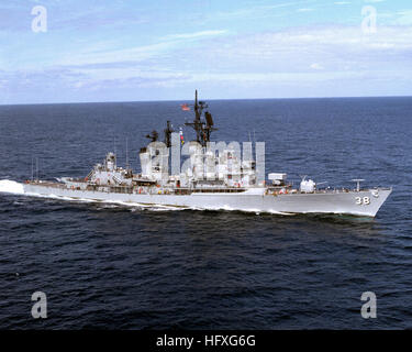 A starboard bow view of the destroyer USS HAYLER (DD-997), flagship of ...