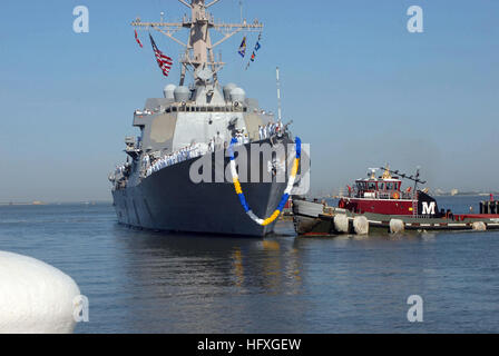 070523-N7653W-018 NORFOLK (May 23, 2007) - Sailors assigned to guided ...