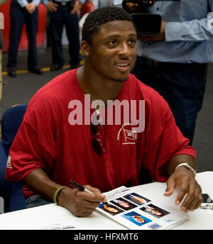 People visit the Sports Hall Of Fame Museum on the 20th Museum Night in ...