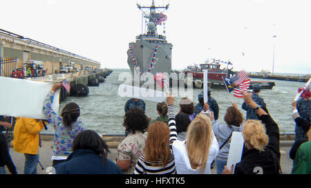 family and friends, USS Carr (FFG 52 Stock Photo - Alamy