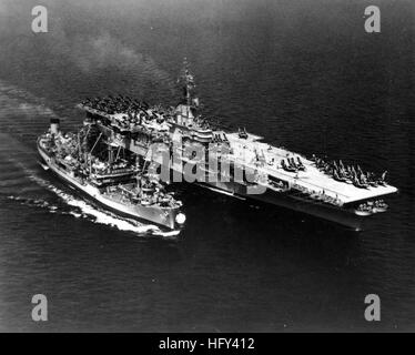 USS Hornet (CVA-12) in the Pacific 1954 Stock Photo - Alamy