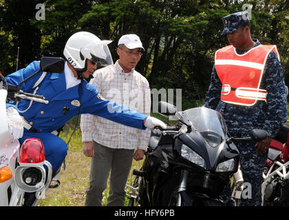 US Navy Motorcycle safety class instructor Stock Photo - Alamy