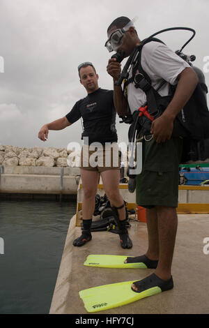 U.S. Coast Guard Diver 2nd Class Connor Madsen, Regional Dive Locker ...
