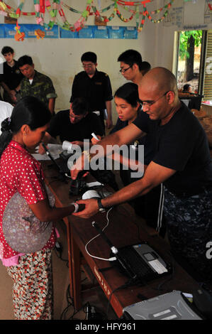SIHANOUKVILLE, Cambodia (June 24, 2010) Hospital Man Darrell Stamper ...