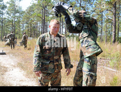 US Navy U.S. Navy Seabee, Utilitiesman 3rd Class assigned to Naval ...