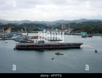 USS George Washington action in Japan Stock Photo - Alamy