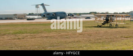 Retired Navy Cmdr. Bob Coolbaugh pilots a replica of a Curtis Pusher ...