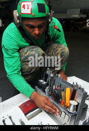 ARABIAN GULF - U.S. Marine Cpl. Francisco DelCastillo, a wrecker ...