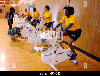 exercise, navy, Navy Physical Readiness Program officials monitor ...