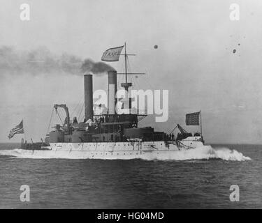 The USS Iowa, an Iowa-class battleship, is depicted in a stereogram ...