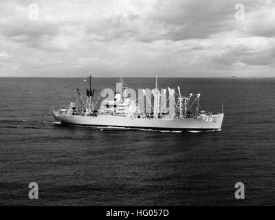 USS Virgo (AE-30) underway in Subic Bay 1970 Stock Photo - Alamy