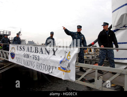 MASTER CHIEF Fire Control Technician Stephen Skelley discusses gunnery ...