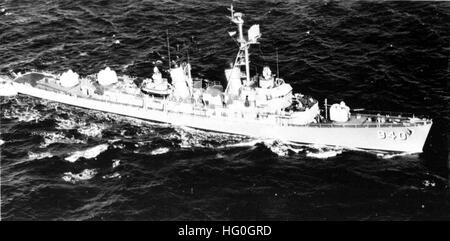 USS Manley (DD-940) underway c1959 Stock Photo - Alamy