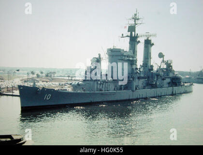 USS Albany (CG-10) in Boston harbor, 26 November 1968 Stock Photo - Alamy