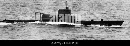 USS Tunny (SSG-282) underway in 1958 Stock Photo - Alamy