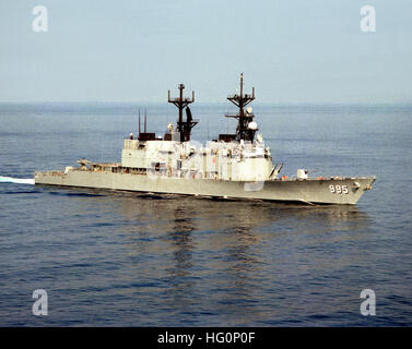 USS Scott (DDG-995) underway in 1986 Stock Photo - Alamy