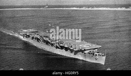 USS Cabot CVL-28 off Fort Barrancas NAN11-49 Stock Photo - Alamy