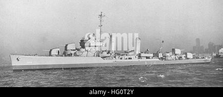 USS Stockton (DD-646), a Gleaves-class destroyer, is shown in a ...