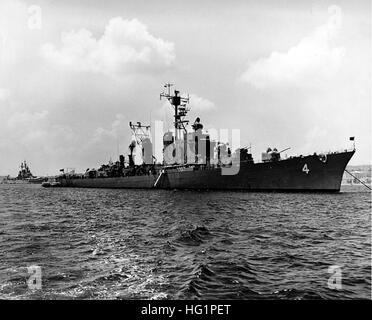 USS Willis A. Lee (DL-4) at Istanbul 1955 Stock Photo - Alamy