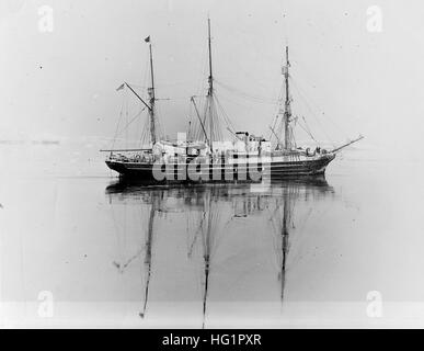 USS Bear (AG-29) Antarctica c1939 Stock Photo - Alamy