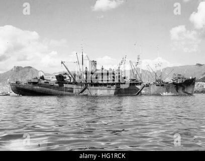 USS Kenneth Whiting (AV-14 Stock Photo - Alamy