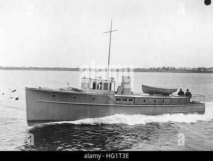 USS Lynx (SP-2) underway Stock Photo - Alamy