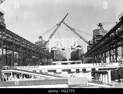 Dual launching of USS Tillman (DD-641) and USS Beatty (DD-640), 1941 ...