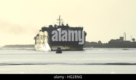 MAYPORT Fla., (July 7, 2015) USNS Spearhead (JHSV 1) extends the stern ...