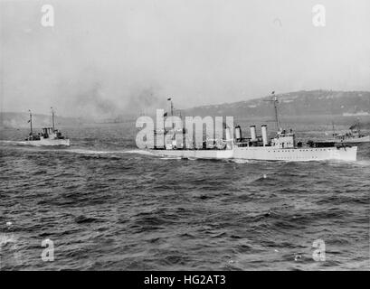 USS Wickes (DD-75) and USS Tarbell (DD-142) underway c1920 Stock Photo ...