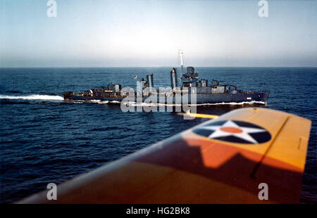 USS Drayton (DD-366) underway at slow speed on 5 August 1936 Stock ...