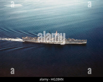 USS Biloxi (CL-80) underway 1943 Stock Photo - Alamy