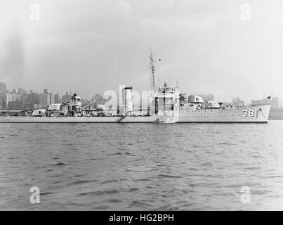USS Somers (DD-381) at anchor in September 1938 Stock Photo - Alamy