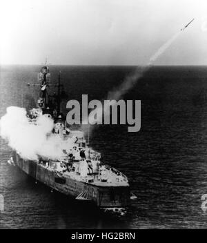 USS Norfolk (DL-1) fires ASROC Stock Photo - Alamy