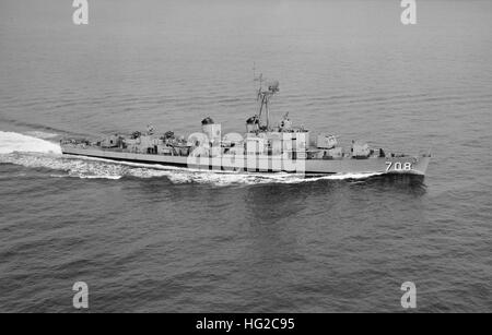 USS Harlan R. Dickson (DD-708) underway in 1945 Stock Photo - Alamy