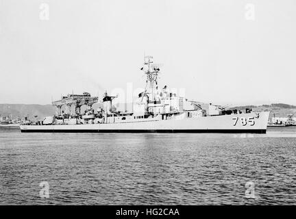 USS Henderson (DD-785) off the San Francisco Naval Shipyard on 20 June ...