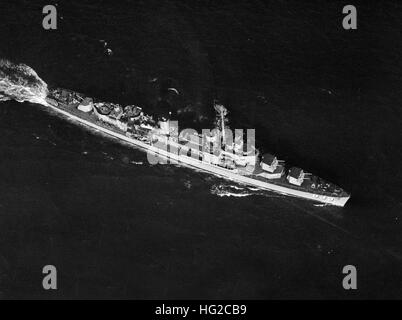 USS Power (DD-839), a Gearing-class destroyer, operates off Boston ...