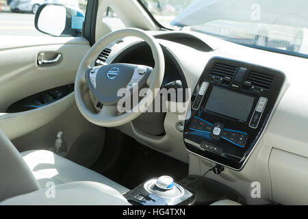 nissan leaf electric car interior steering wheel Stock Photo - Alamy