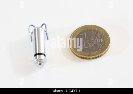Wireless Mini Heart pacemaker Stock Photo - Alamy
