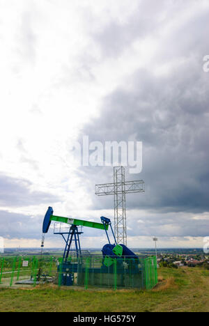 Prottes: Petroleum pump in the Matzen field of the OMV and Babara Cross ...