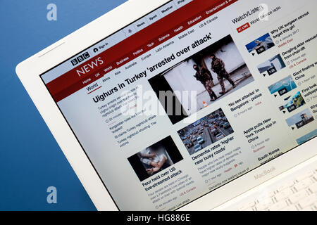 BBC website on laptop screen Stock Photo - Alamy