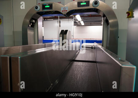 Airport check in KG weighing scale / scales display to weigh passenger ...