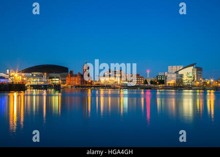 Cardiff Bay at Night Stock Photo - Alamy
