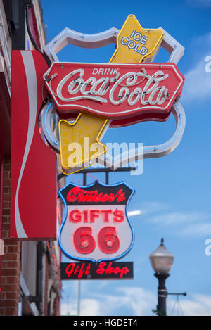 Main Street Route 66 Williams Arizona Stock Photo - Alamy