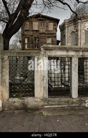 Old Ottoman House in Istanbul in Turkey in Middle East Asia. Housing ...